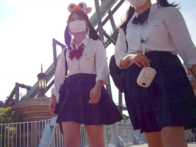 テーマパークのミニスカJK【再会編】 - JP UPSKIRT CLUB