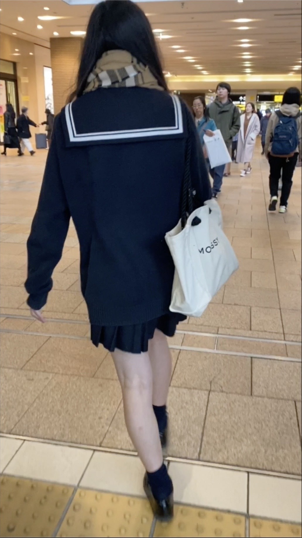 JK 逆さ撮り めくりバレ – 035 - JP UPSKIRT CLUB