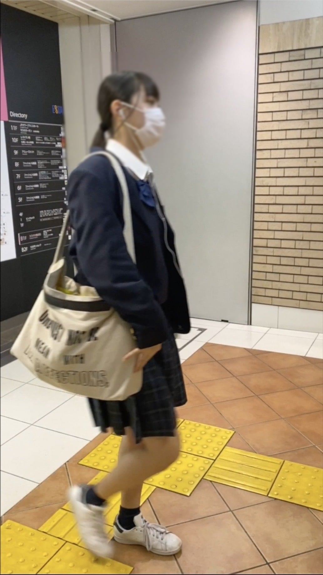 JK 逆さ撮り めくり – 046 - JP UPSKIRT CLUB